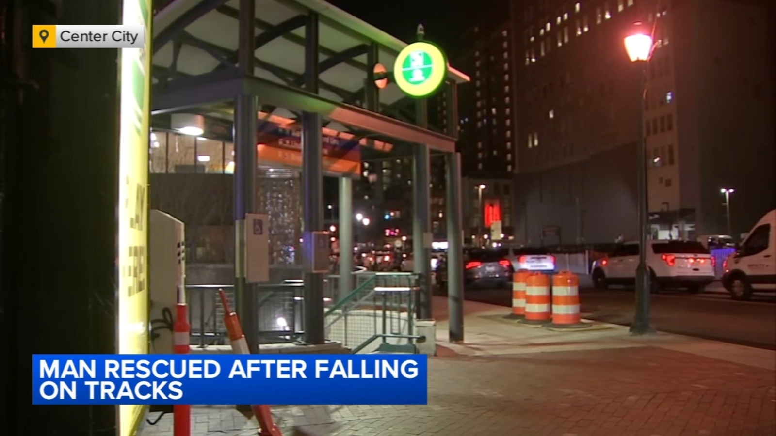 Man falls onto SEPTA tracks at 8th and Market station in Center City ...