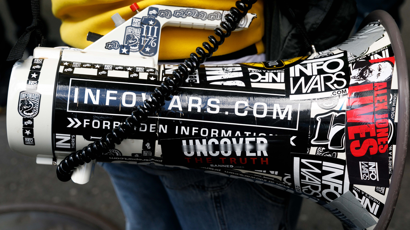 Jamie White: InfoWars reporter shot dead outside his apartment - ABC7 ...