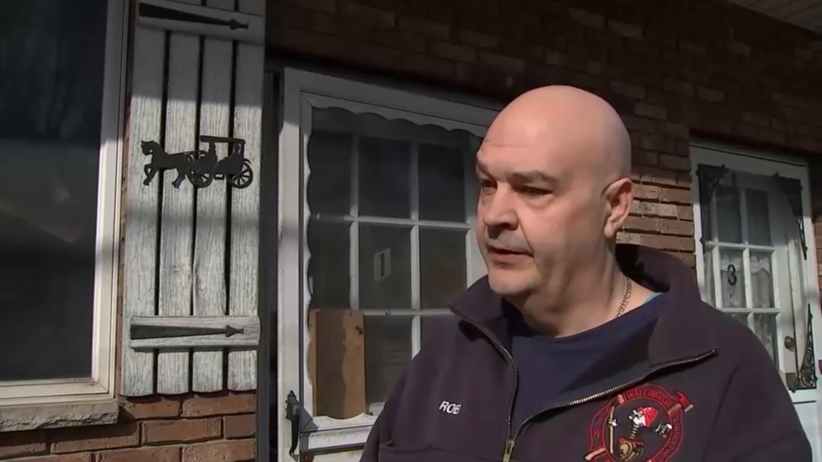 Wallington fire rescue: Off-duty firefighter runs into burning home to ...