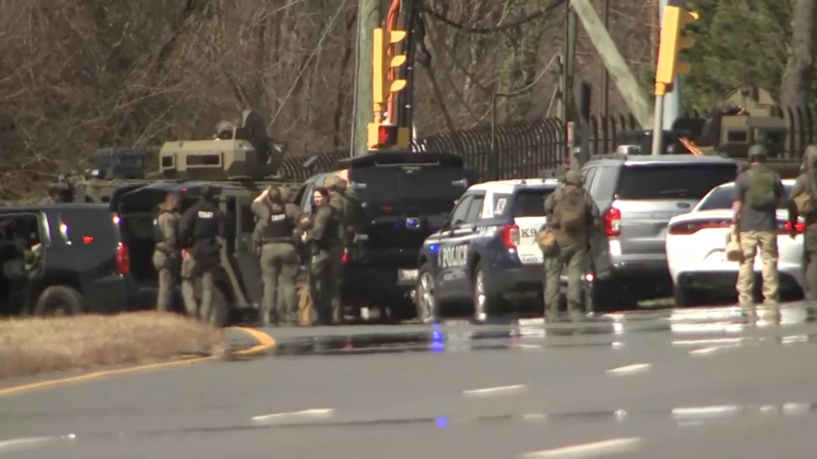 Man with apparent handgun outside CIA HQ in custody after barricade ...