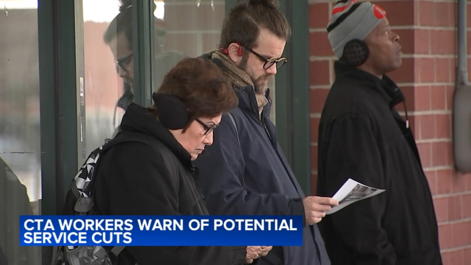 CTA workers, members of Amalgamated Transit Union Local 308, canvassing ...
