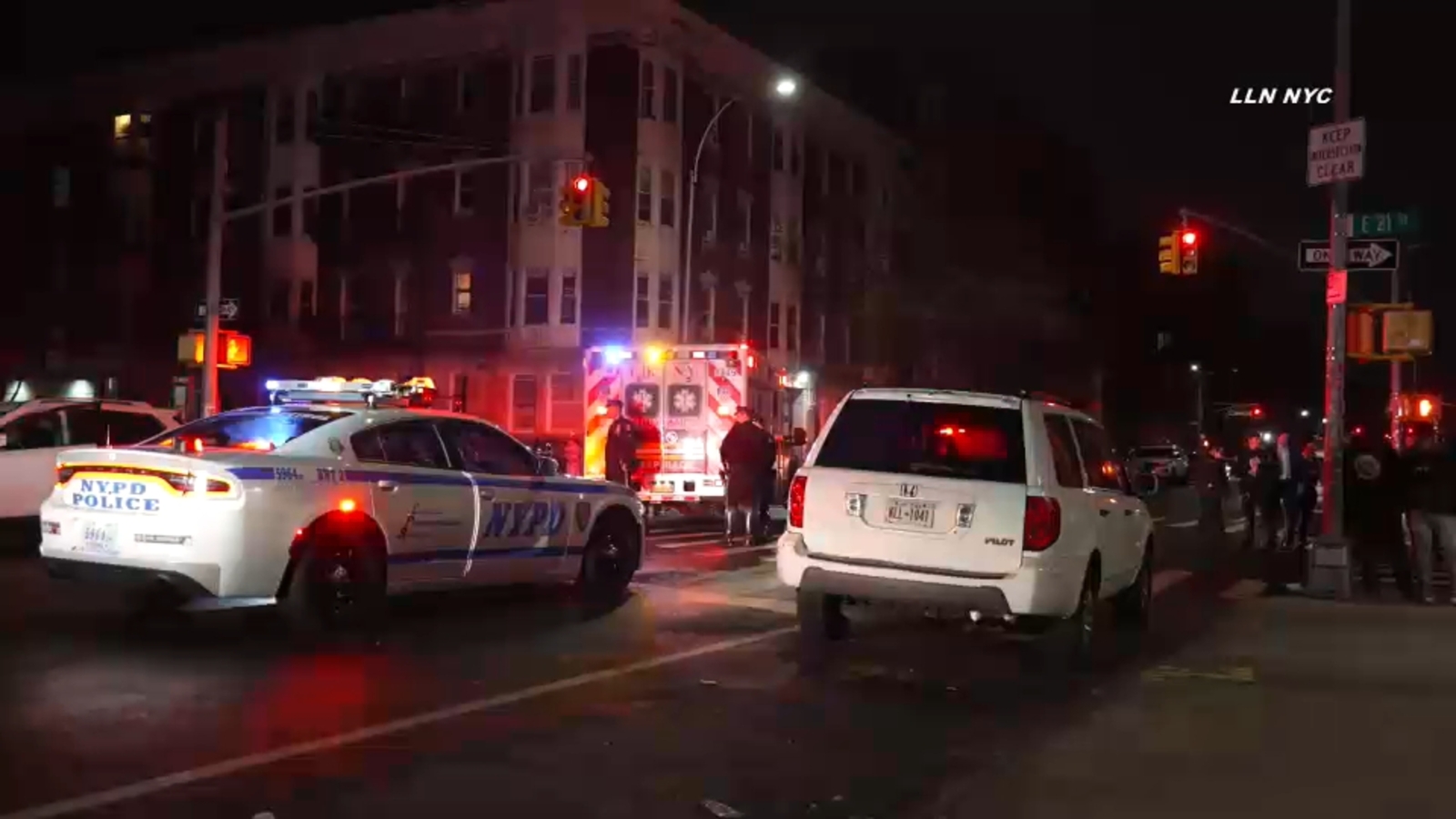 NYPD Police involved shooting: Stabbing suspect shot during chase with ...