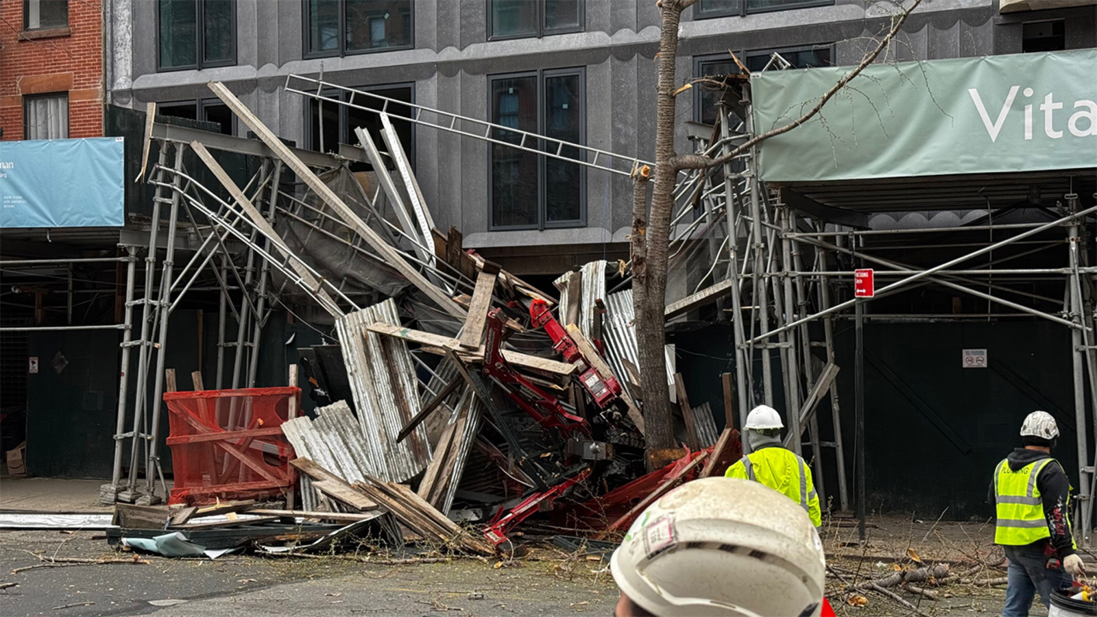 Manhattan scaffolding collapse: Crews responding to 12-story building ...