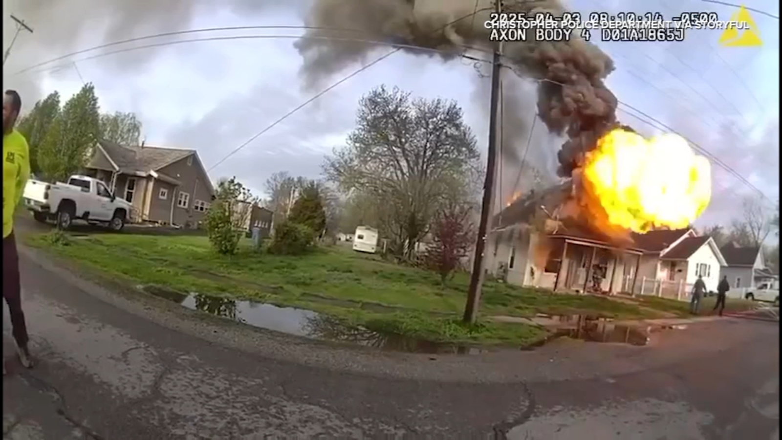 Christopher, IL house explosion: Video shows moment first responders ...