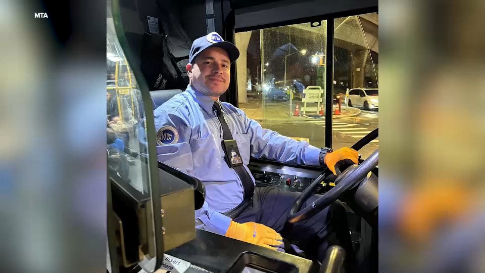 MTA hero: Bus operator Robert Hernandez helps reunite missing child with family - ABC7 New York