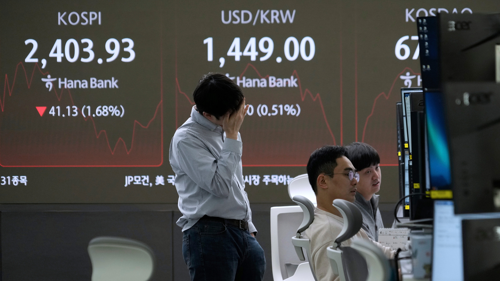 US stocks close higher, ending week of historic volatility with upswing ...