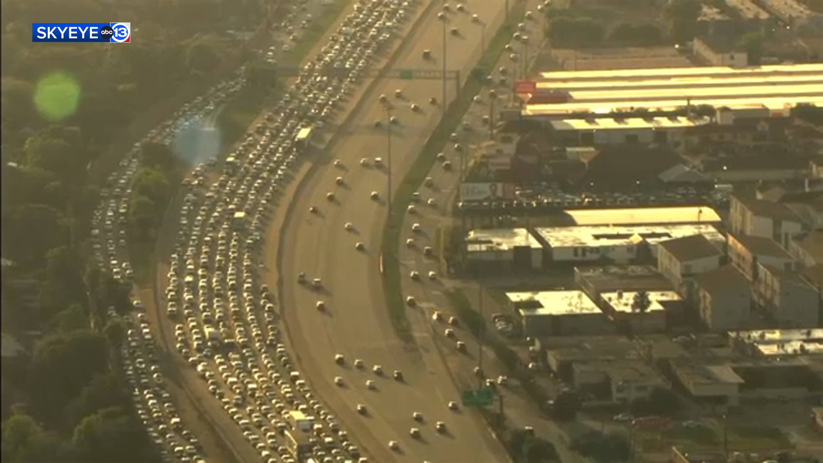 Houston police investigating 2 separate crashes on IH-610 West Loop ...