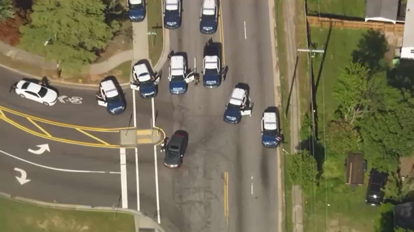 Man arrested after police chase linked to armed carjacking ends on ...