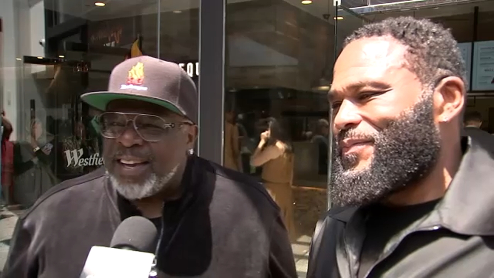 Anthony Anderson, Cedric The Entertainer open AC Barbeque, new ...