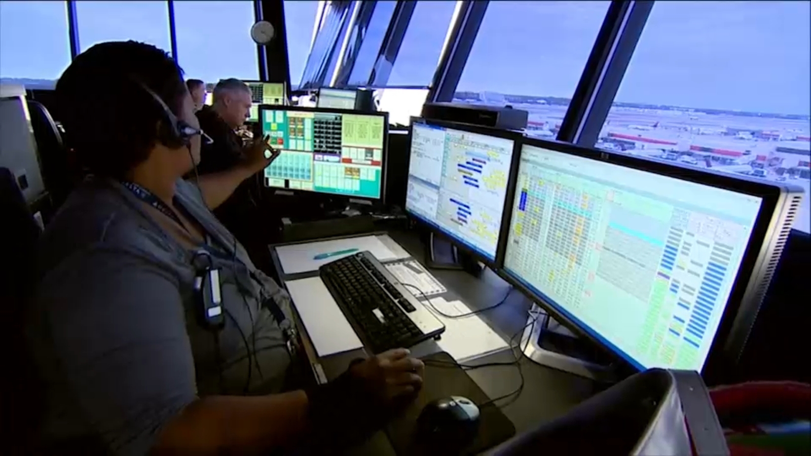 Newark Airport problems: Radar went black for air traffic controllers ...