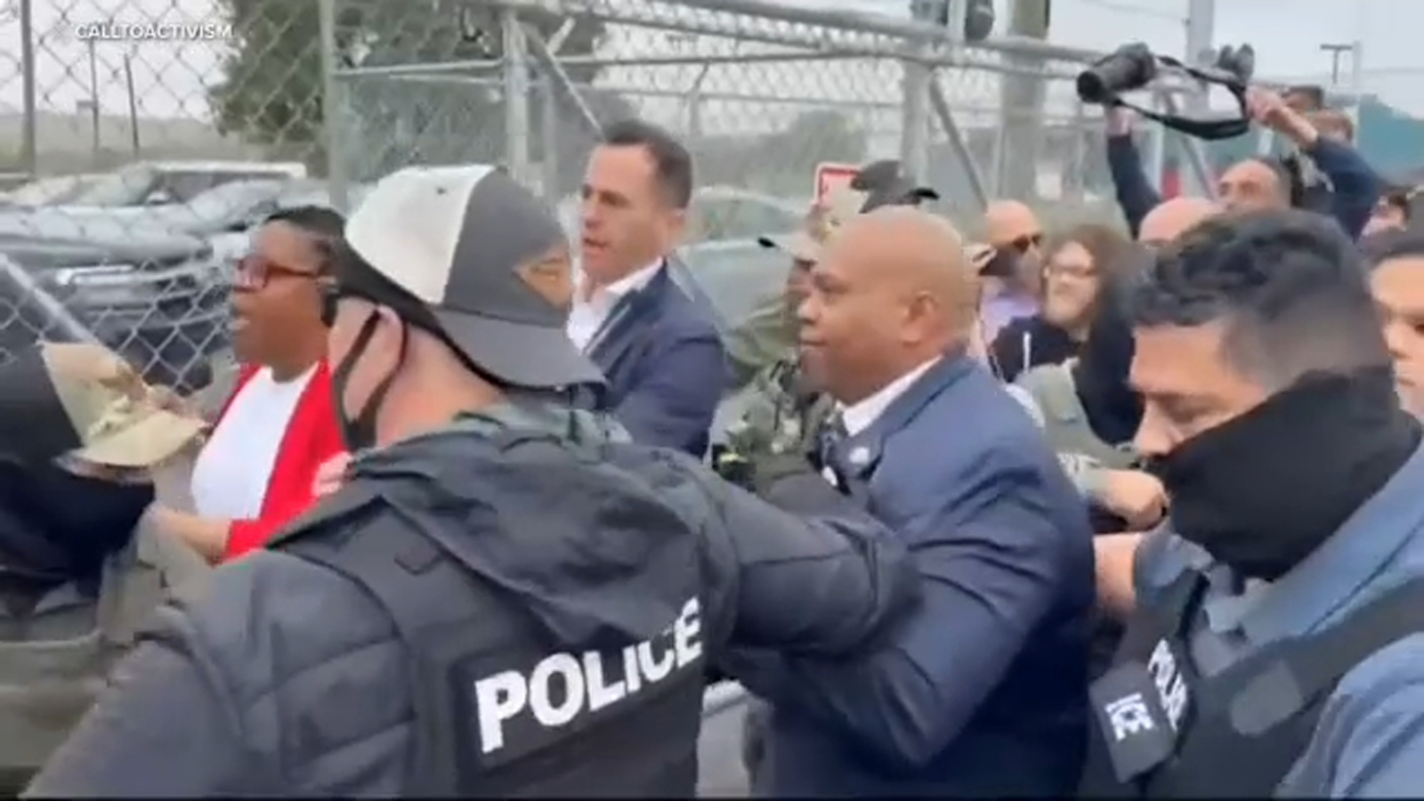 Ras Baraka, Newark mayor, arrested at ICE detention center Delaney Hall ...