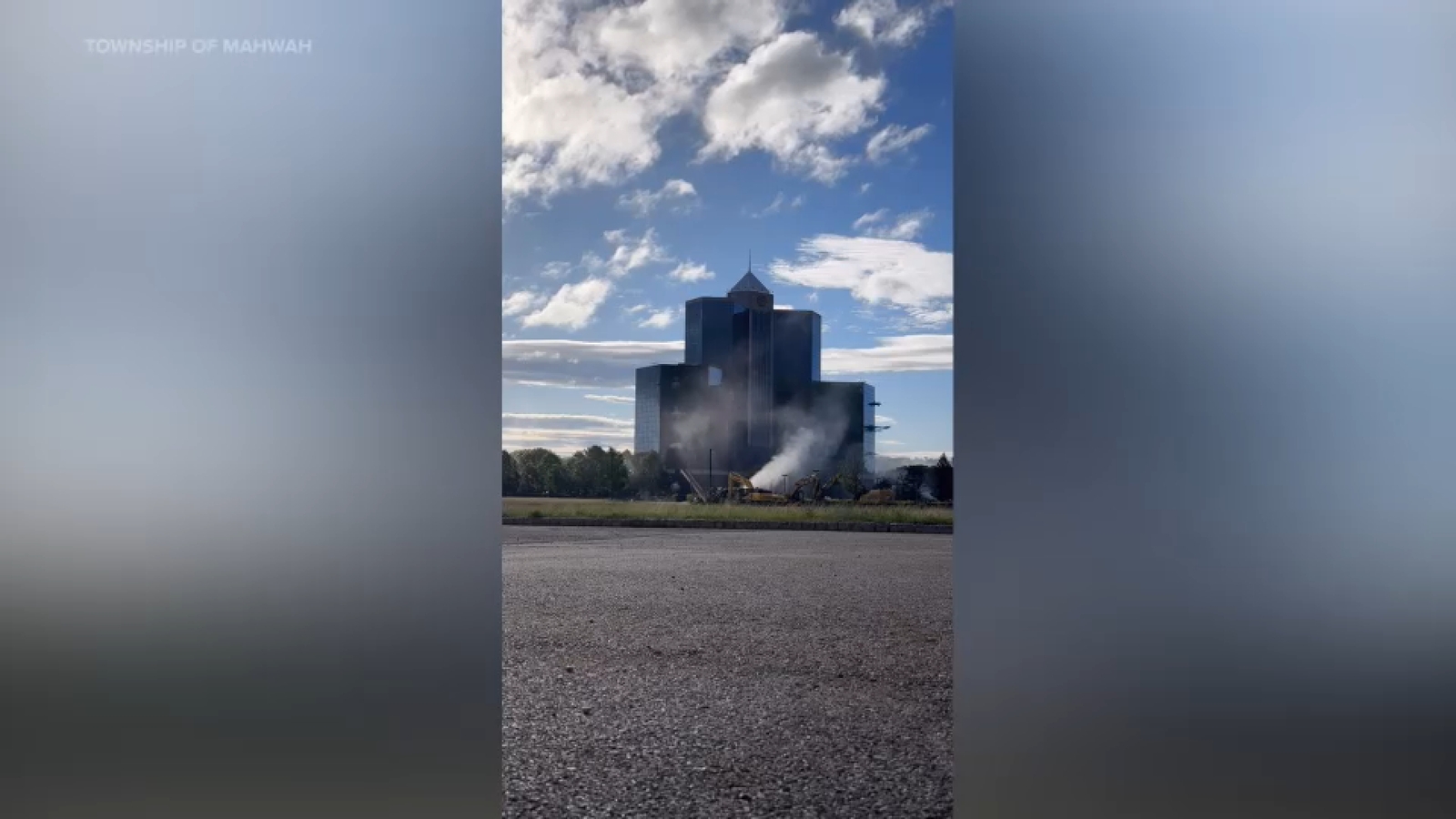 Mahwah implosion: Sheraton Crossroads Hotel in NJ imploded nearly 2 ...
