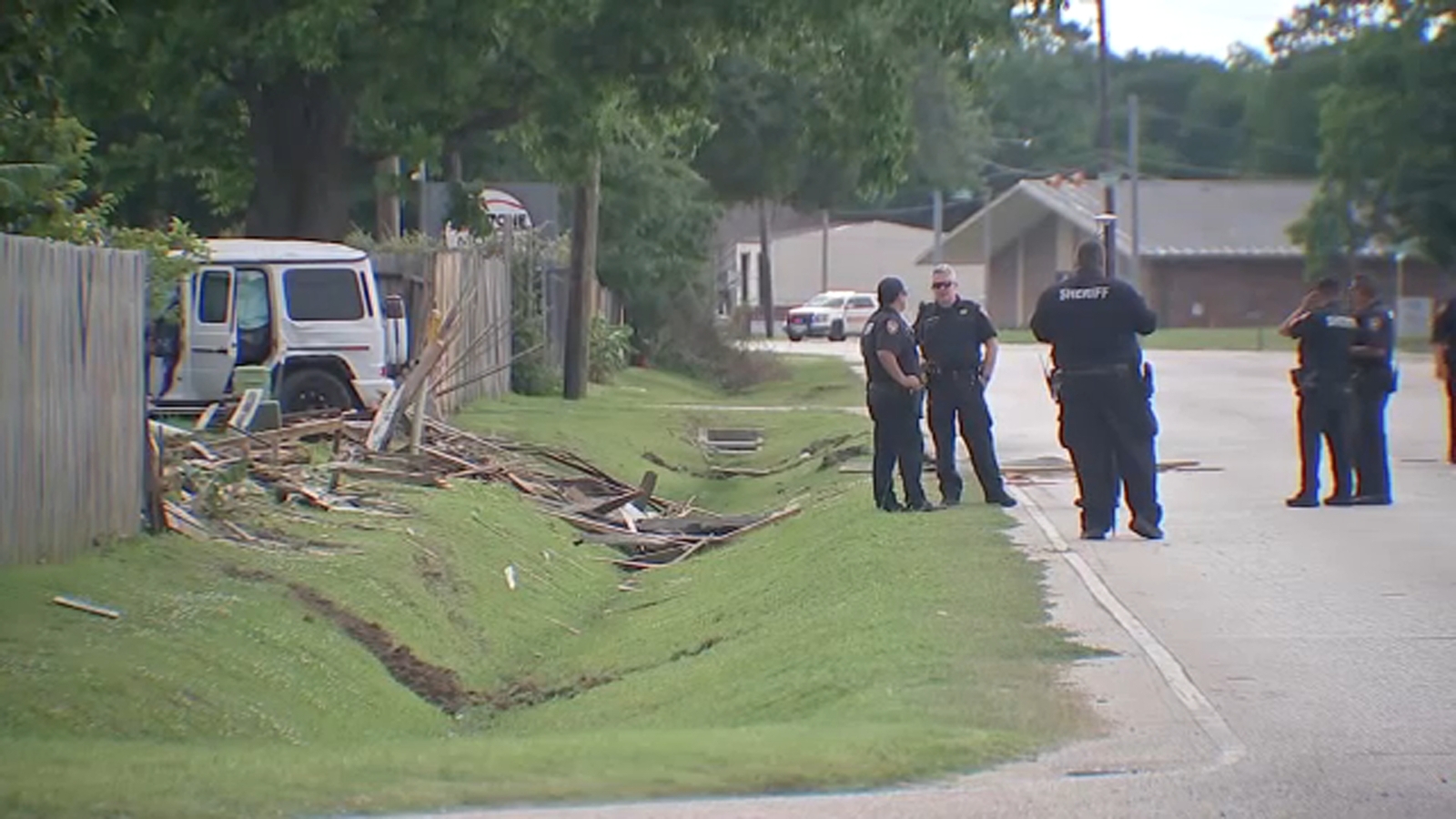 Driver fatally crashes into home in Cypress North Houston Road ...