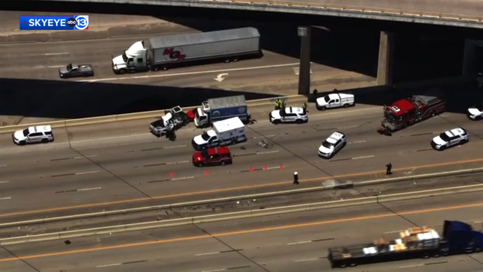 Deadly crash involving 3 vehicles along East Freeway westbound at ...
