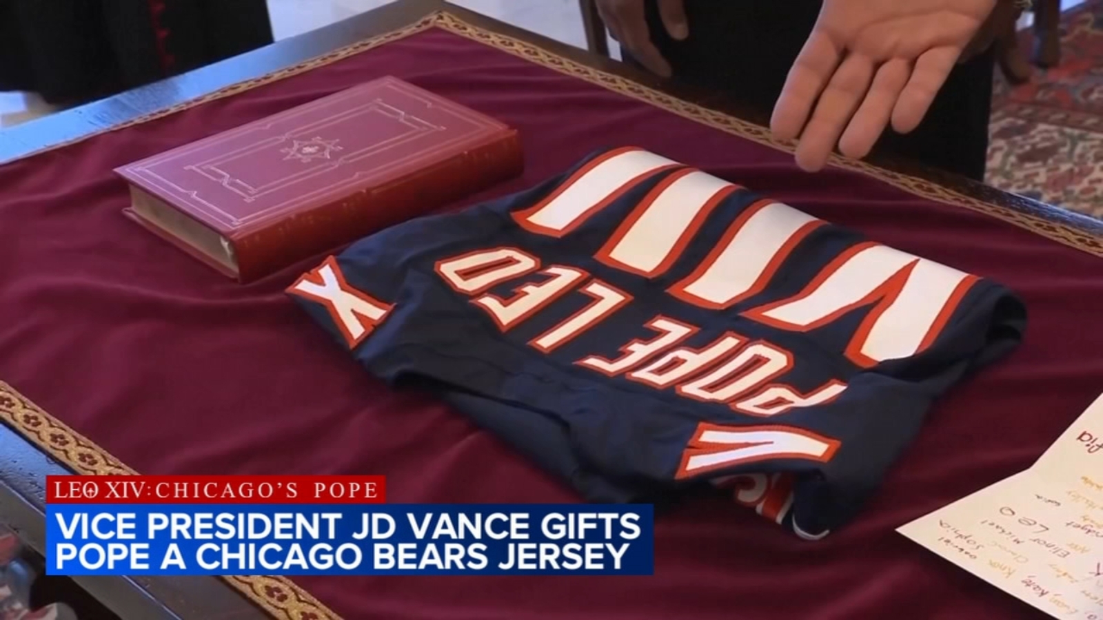 Pope Leo Bears jersey: Vice President JD Vance meets Pope Leo XIV ...