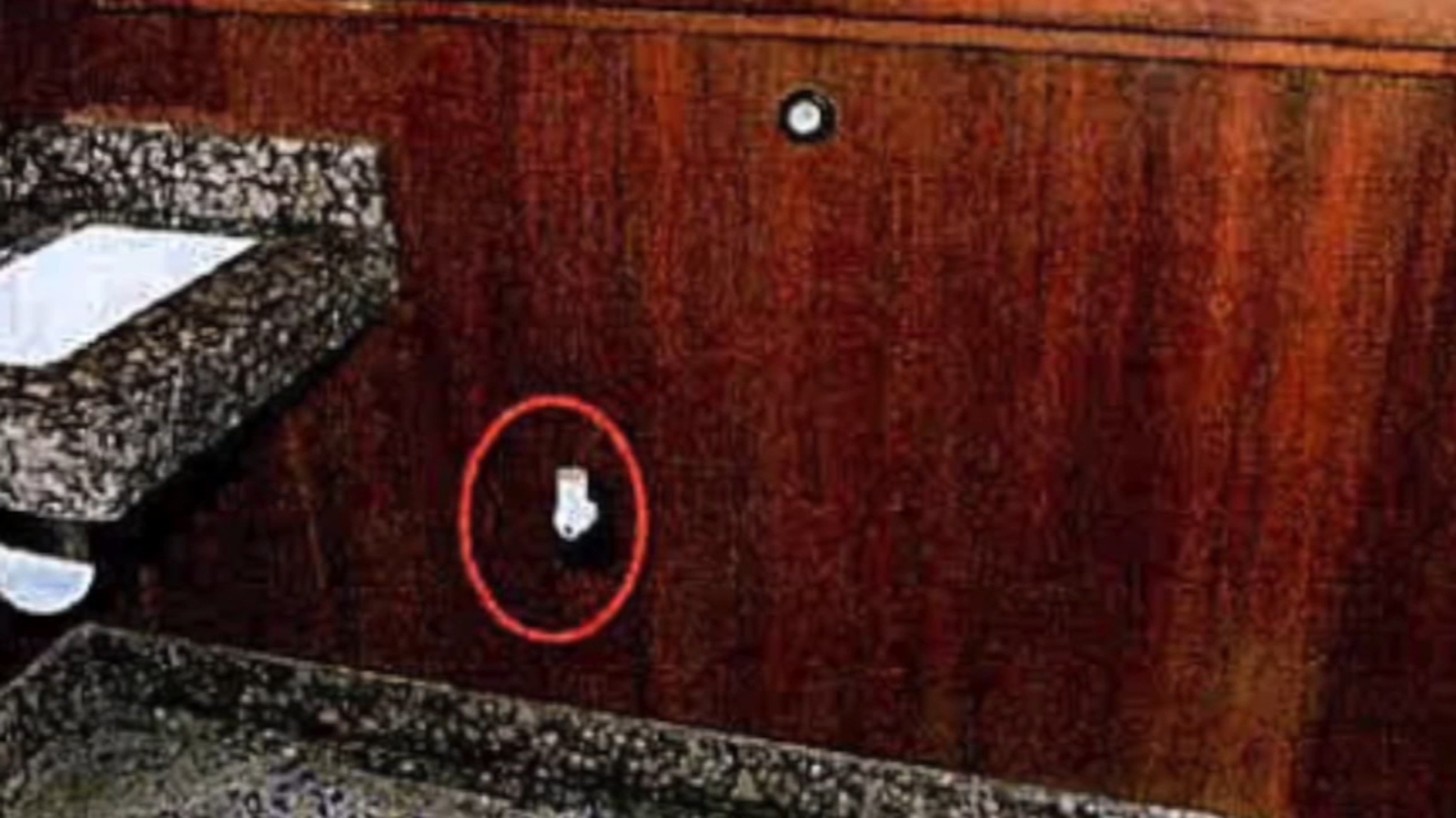 Las Vegas John Cutter Tavern bartender Christopher Cohen allegedly put ...