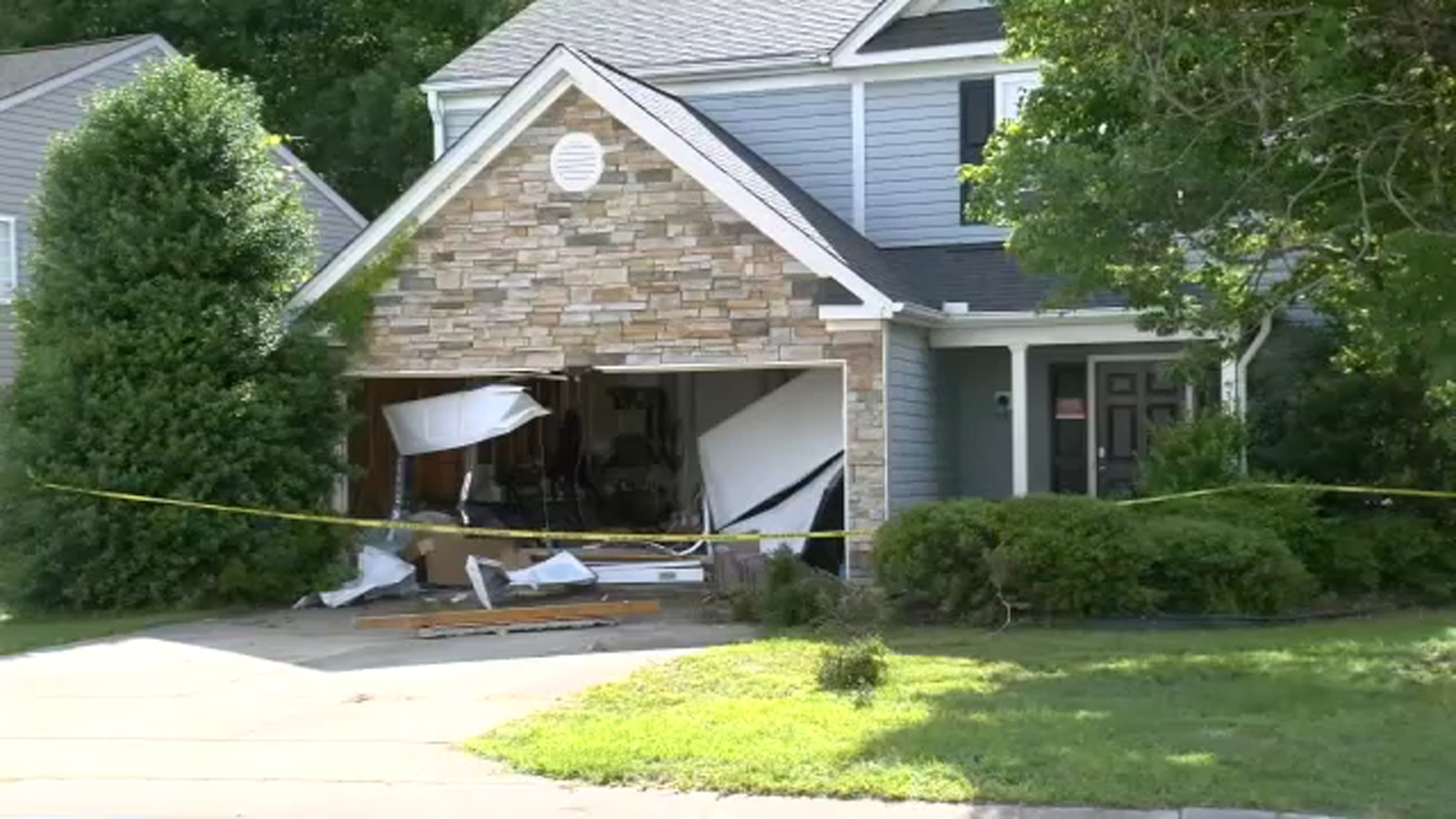Futura Lane | Driver crashes into Raleigh home, causing gas leak ; 5 ...