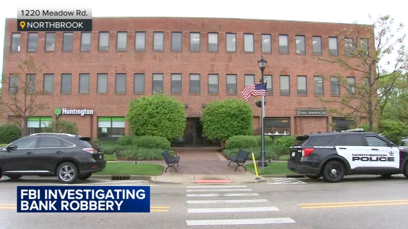Northbrook bank robbery: FBI investigating suburban crime at Huntington ...