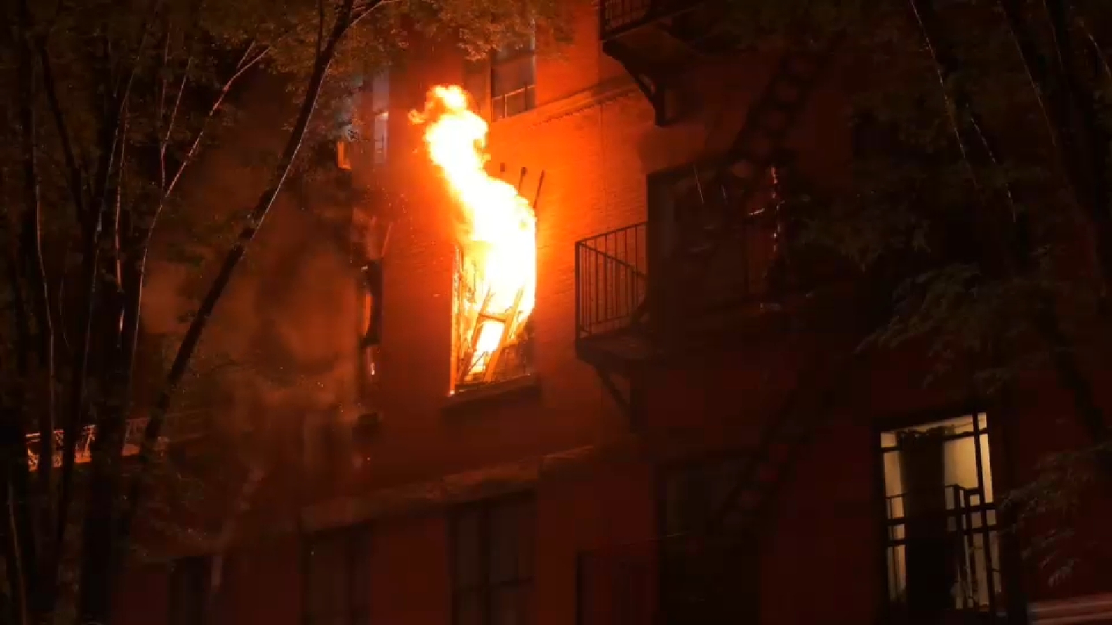 At least 8 people injured in Harlem apartment fire, flames shoot from ...