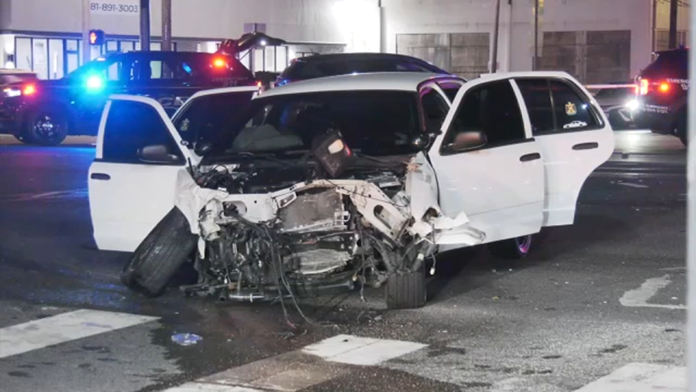 Houston Police Investigating Deadly Highway 6 Crash That Left Car