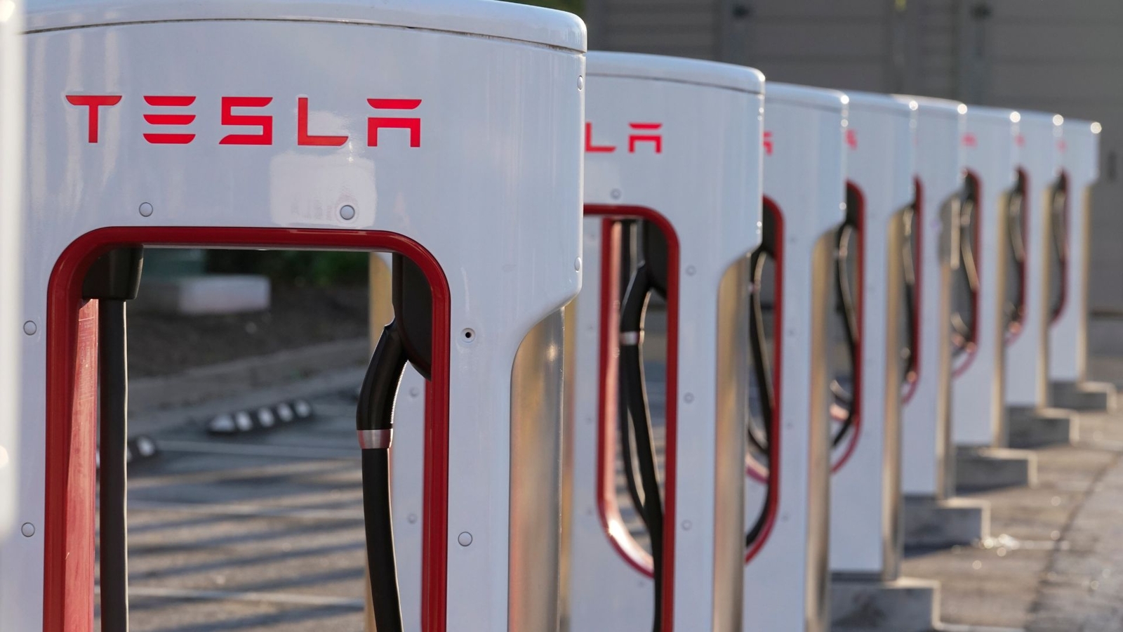 New Jersey Turnpike parts ways with Tesla, Applegreen to now operate ...