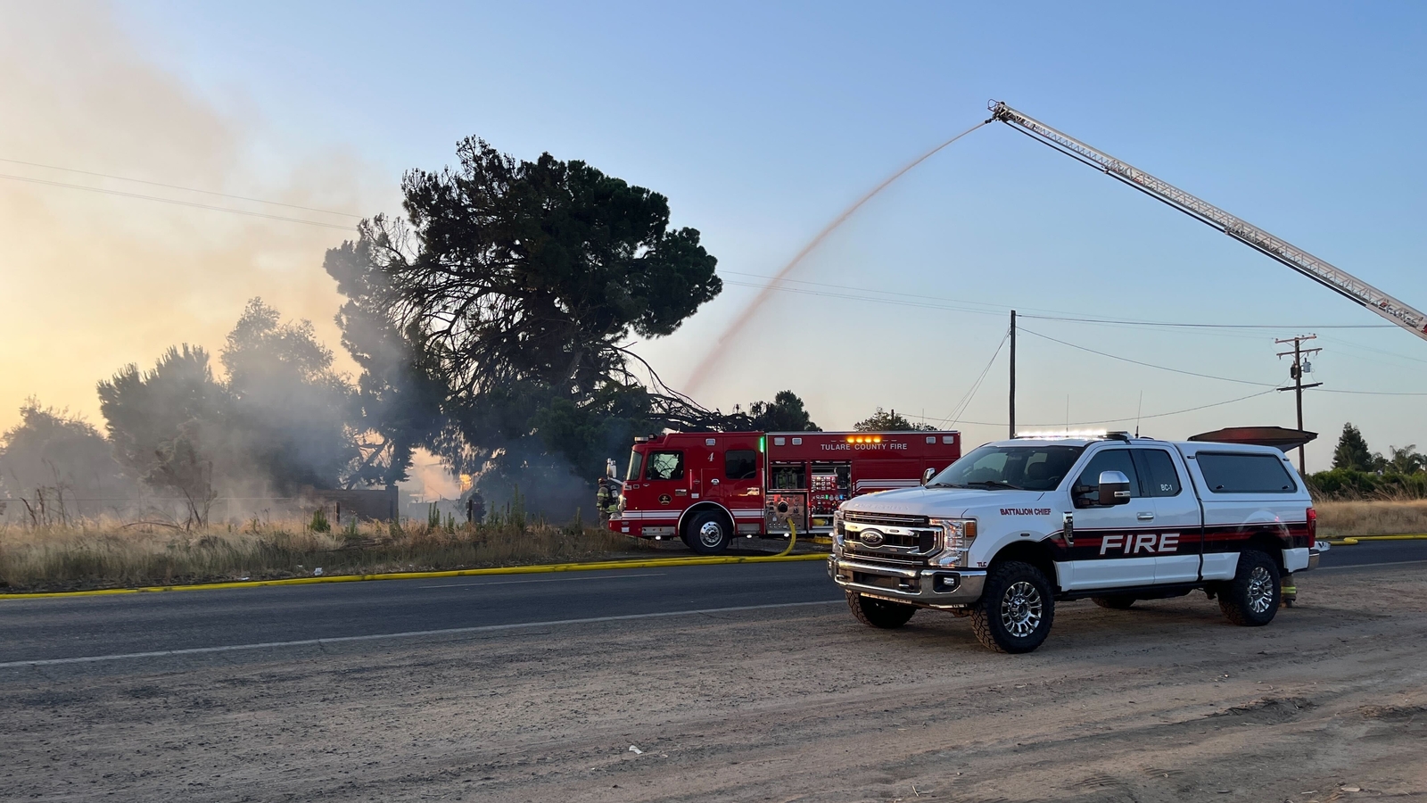 Vacant home and 3 other structures destroyed in Tulare County fire, crews say - ABC30 Fresno