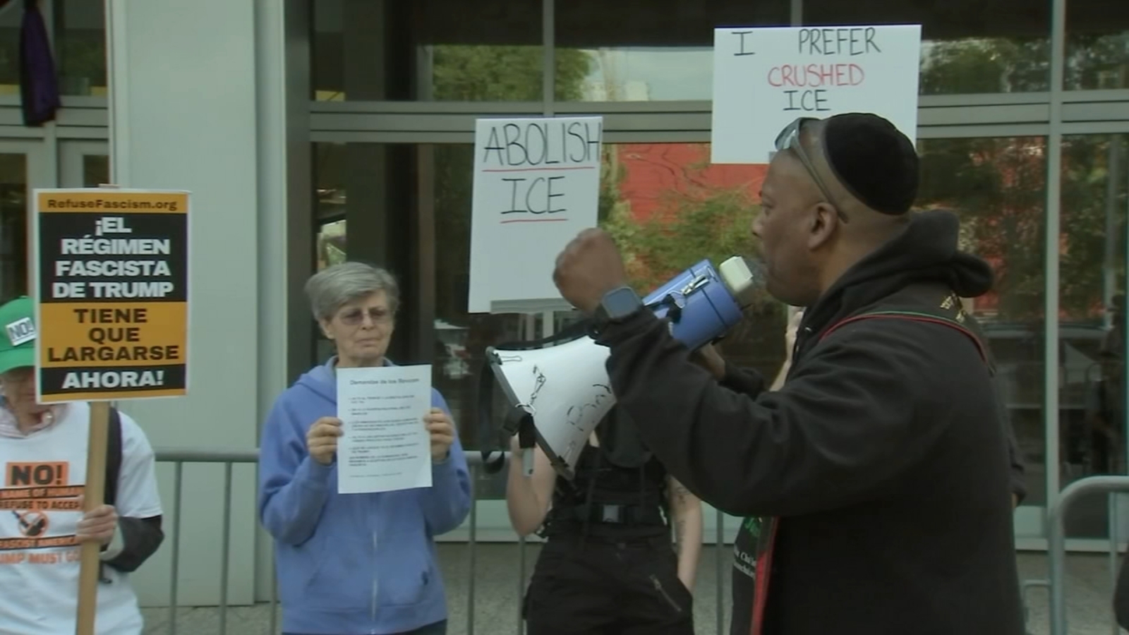 Chicago ICE raids protests today: Advocates hold Daley Plaza protest ...