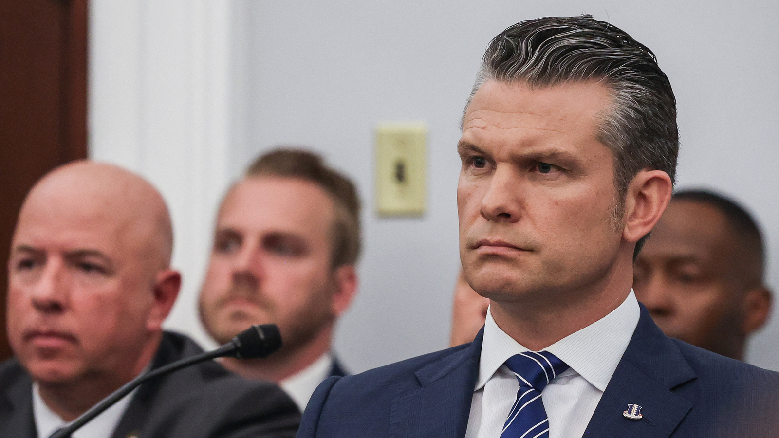 Pete Hegseth asserts Trump can send troops anywhere to protect ICE ...