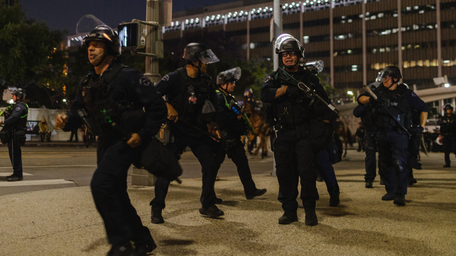 'Mass' arrests beginning amid curfew, LAPD says - ABC30 Fresno