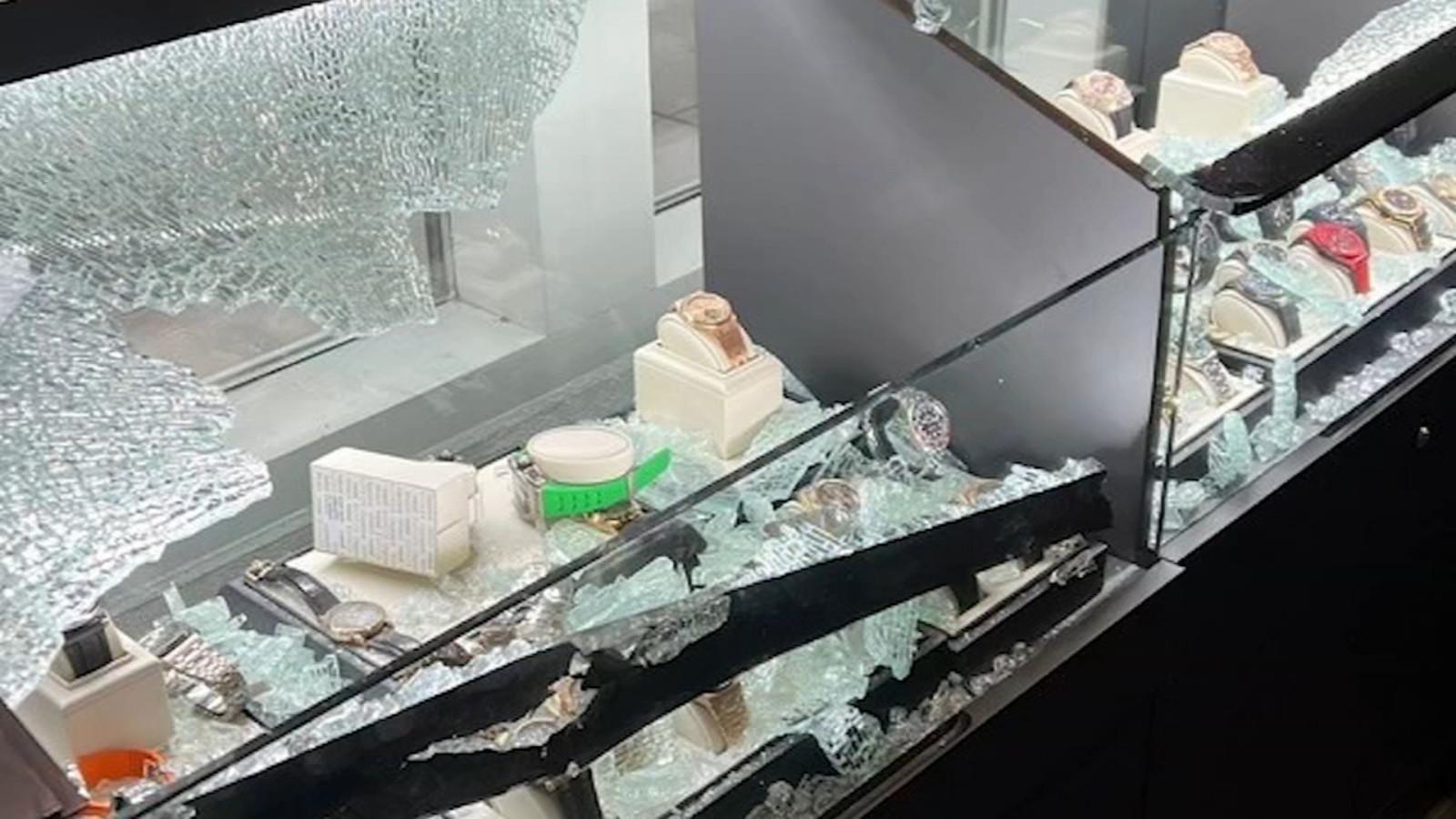 Retail theft bust: Rare look at how Cook County Sheriff's Organized ...