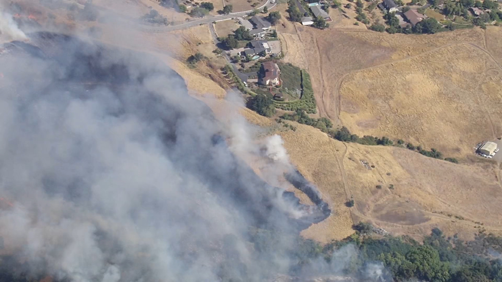 Forward progress stopped in East San Jose brush fire near Ranch Pl. and ...