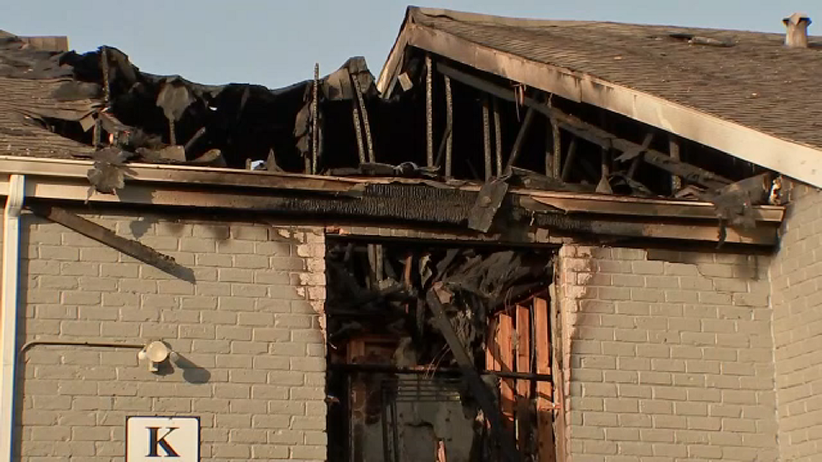Southwest Houston apartment fire on Sandpiper Drive leaves several ...
