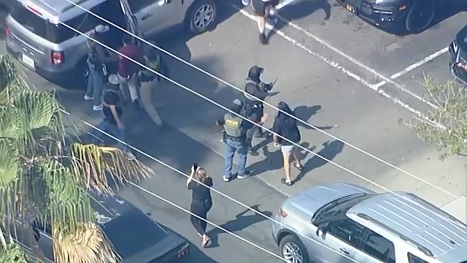 ¿Necesitan los agentes federales una orden judicial para las redadas de ...