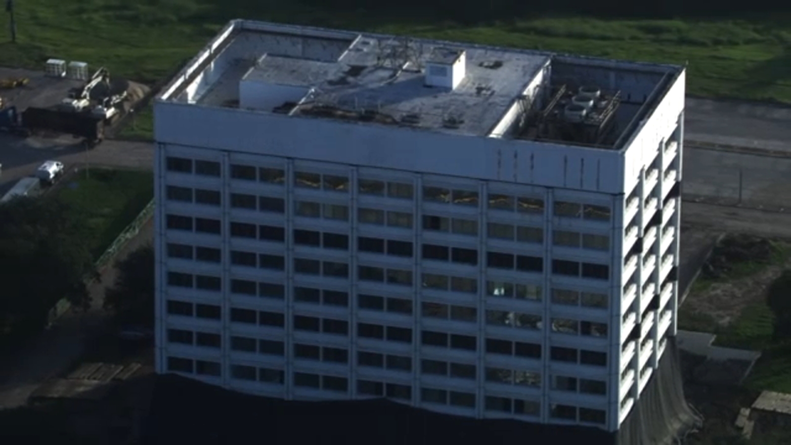 ExxonMobil Main Office Building imploded in Baytown after more than 50 years of business - ABC13 ...