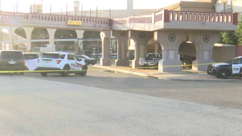 Houston police officer and robbery suspect hospitalized after Galleria ...