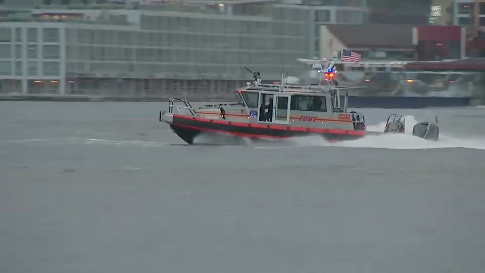 Hudson River rescue: 3 people removed from the water by FDNY marine ...
