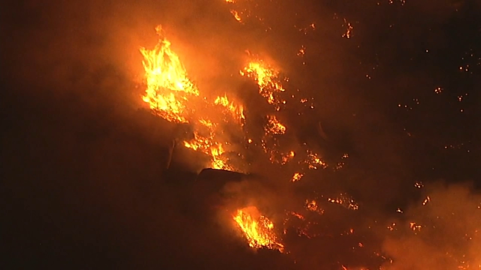 Wolf Fire today: Fast-growing brush fire in Riverside County ...