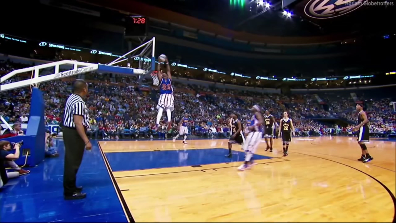Iconic Harlem Globetrotters celebrate 90th anniversary - ABC7 New York