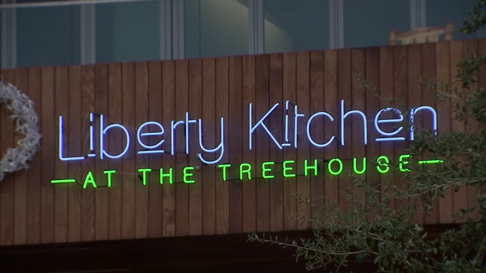 COOL SPACES: Eat green at Liberty Kitchen at The Treehouse - ABC13 Houston