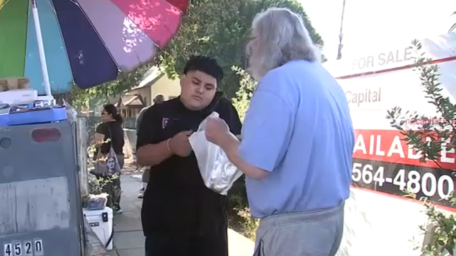 Dozens stop by to support 14-year-old who took over family's tamale cart amid immigration raids ...