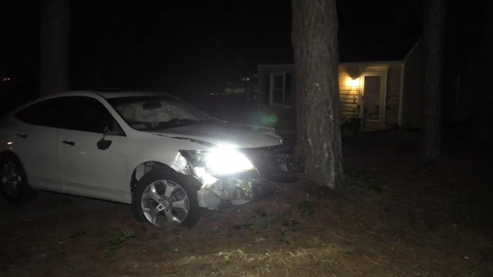 Driver is on run after high-speed chase ends in crash in Dunn - ABC11 ...