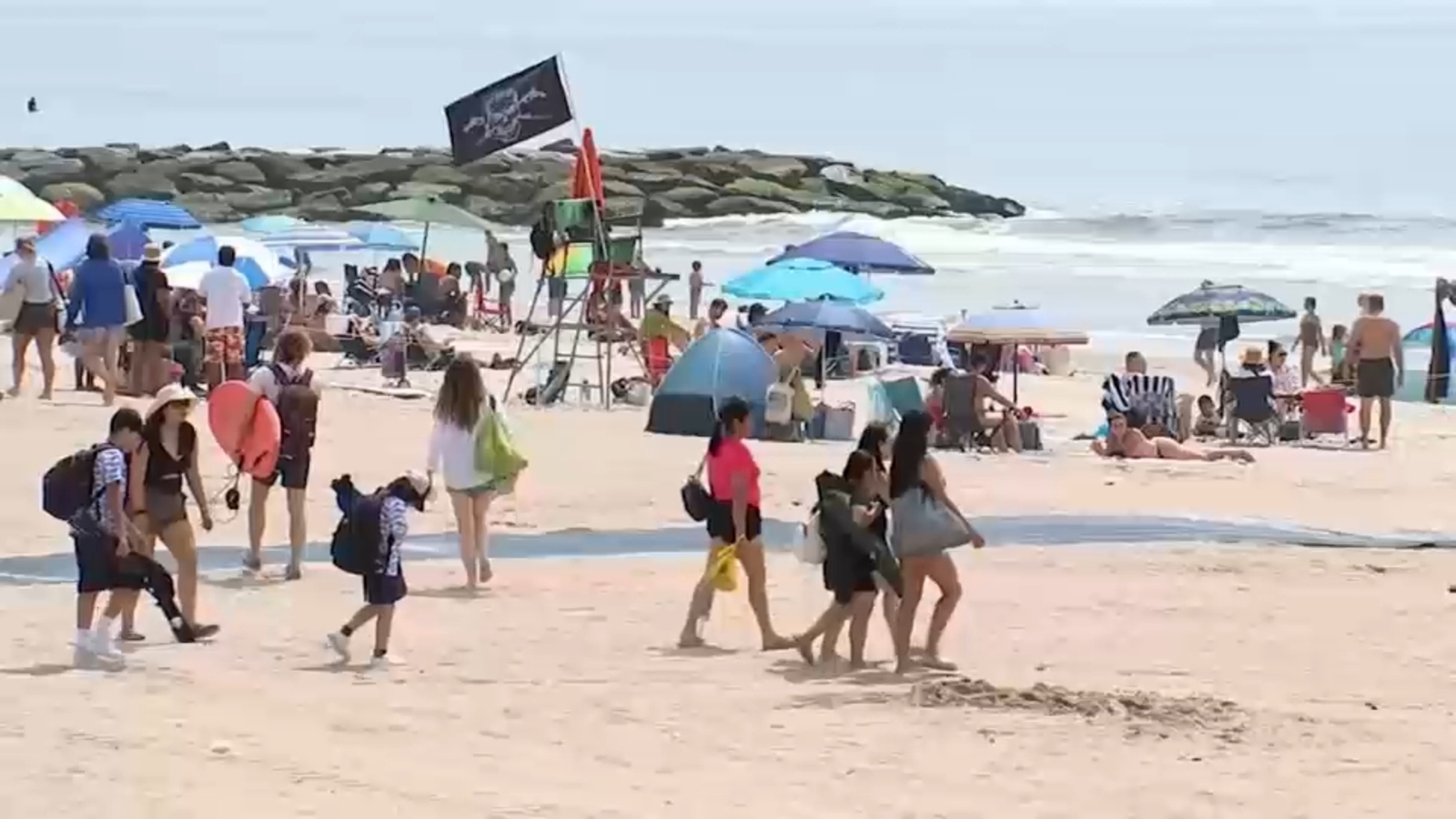 Another shark sighting causes beach closures in the Rockaways on Sunday ...