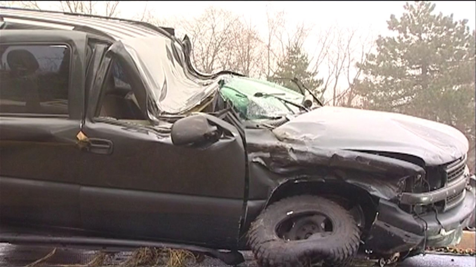 Woman driving stolen SUV killed in Waukegan crash, police say - ABC7 ...