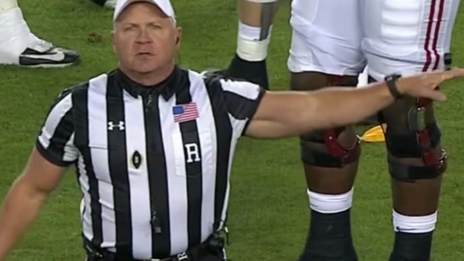 Local ref's bulging biceps distract the world - ABC13 Houston