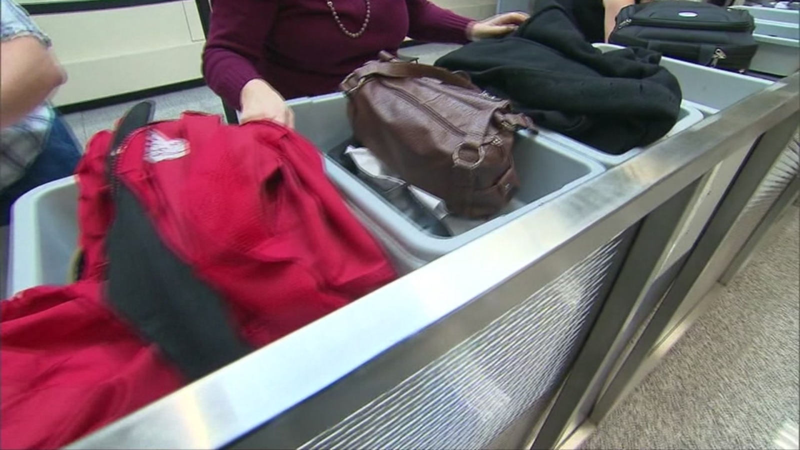 TSA finds record number of firearms in carry-on baggage at U.S ...