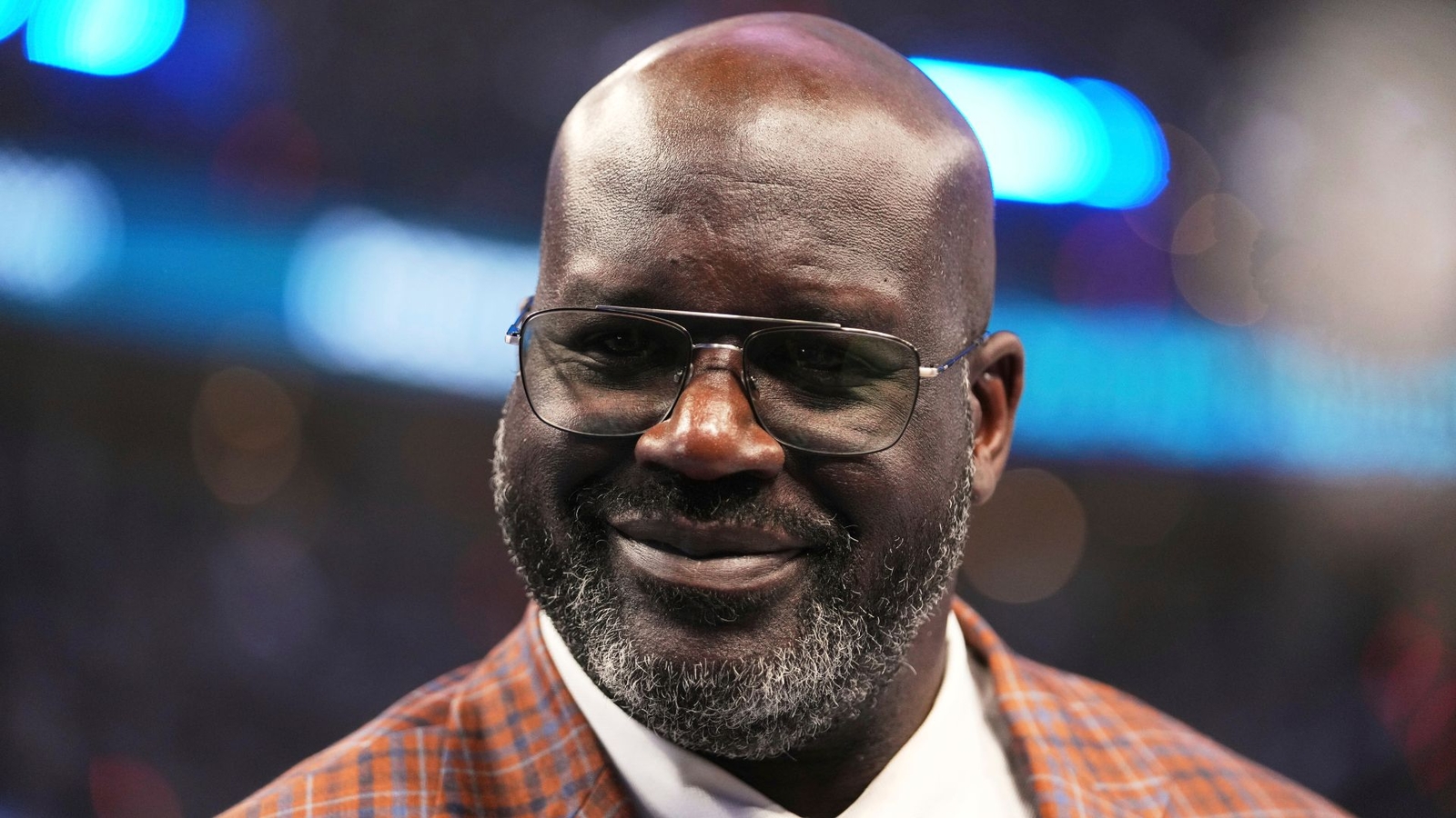 NBA star Shaquille O'Neal pays for prom dresses at Staten Island ...