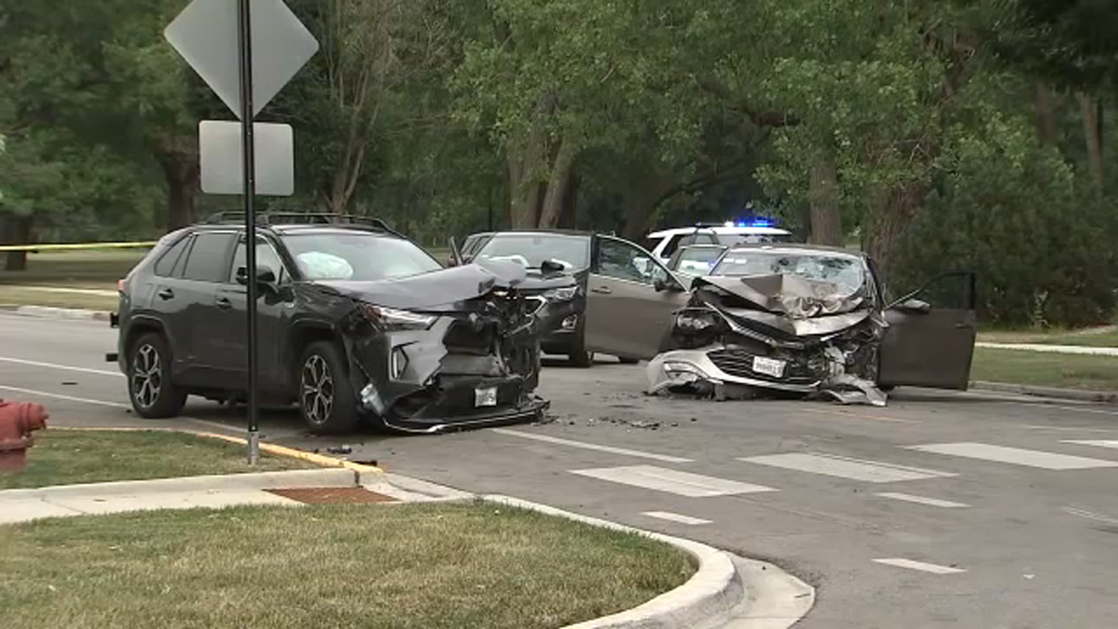 Chicago crash, today: Man killed, child among 4 others injured in crash ...