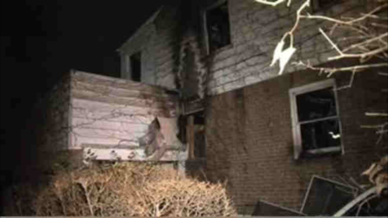 Woman dies when fire rips through home in Flushing, Queens - ABC7 New York