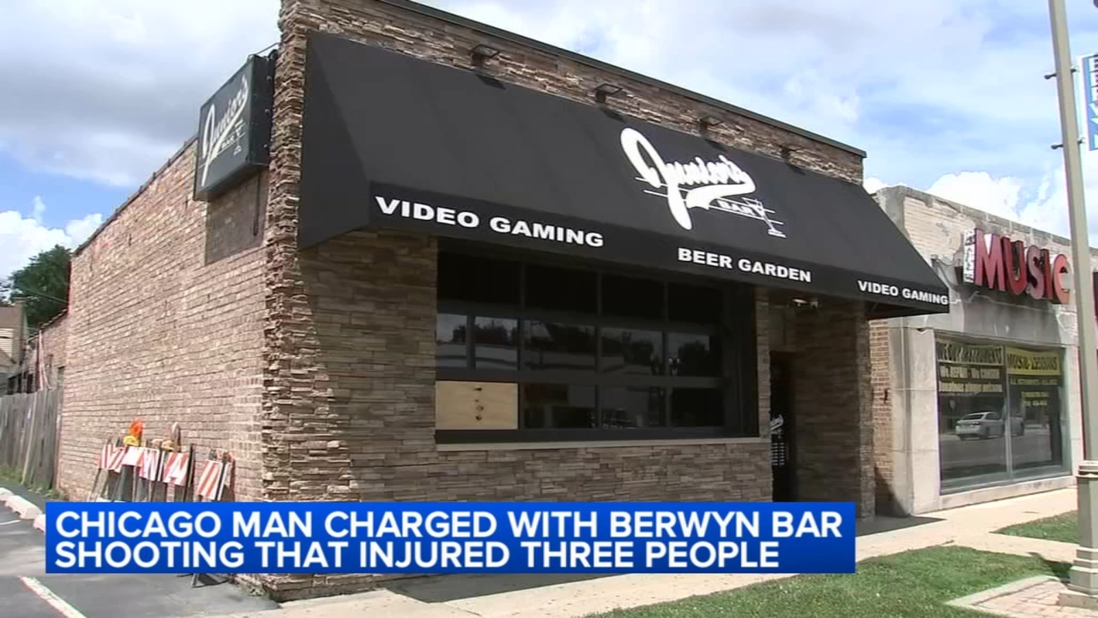 Berwyn shooting: Chicago man charged after 3 shot at Juniors Bar ...