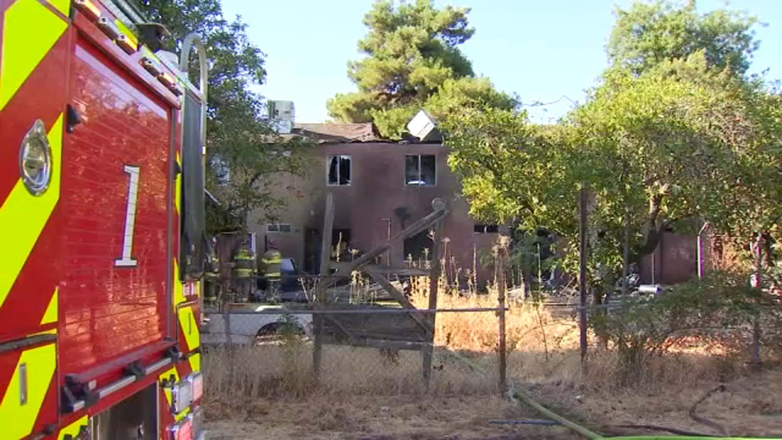 35 people displaced after fire rips through Orosi apartment complex - ABC30 Fresno